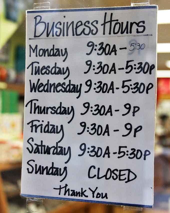 Business hours posted clearly on the door invite sweet-seekers to plan their visits, with extended hours on Thursdays and Fridays.