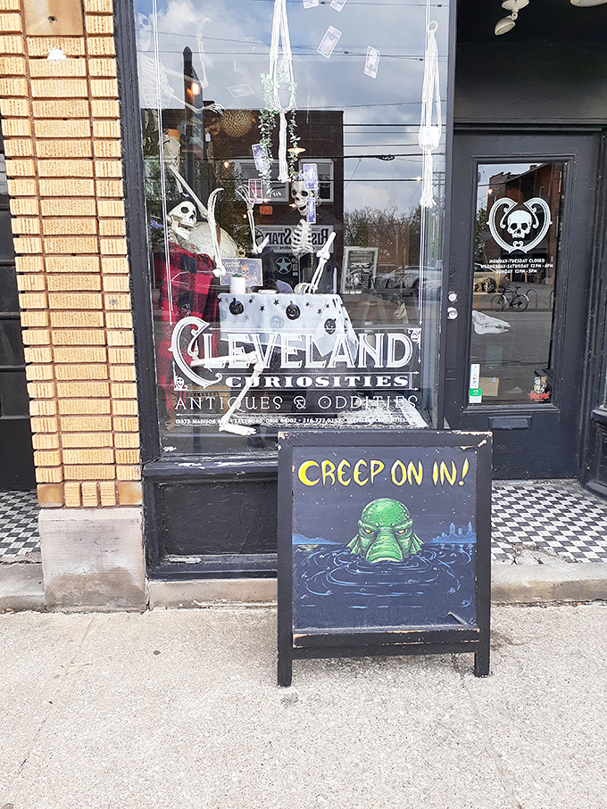 Entrance: "Creep On In," invites the sidewalk sign, featuring what appears to be the Creature from the Black Lagoon. How could anyone resist such a charming invitation?
