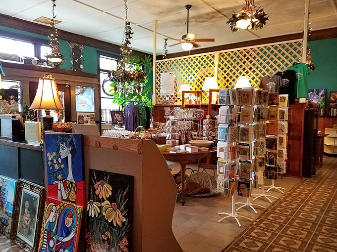 Step inside Horsefeathers and discover a treasure trove of vintage delights, where antiques and collectibles create the perfect backdrop for pre-meal browsing.
