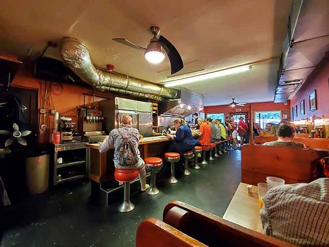 Counter seating offers front-row tickets to the breakfast ballet &ndash; where short-order cooks perform culinary magic inches from your coffee cup.