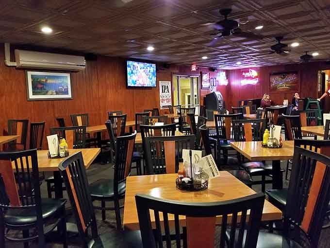 Wood paneling and comfortable booths create the perfect backdrop for serious eating, where sports on TV and friends at your table matter most.