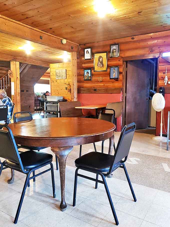 Warm wooden interiors create that perfect North Woods ambiance &ndash; like dining in a cozy cabin where calories don't count and coffee flows freely.