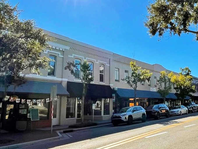 These aren't just buildings – they're storytellers with foundations, where each brick whispers tales of Bartow's colorful past.