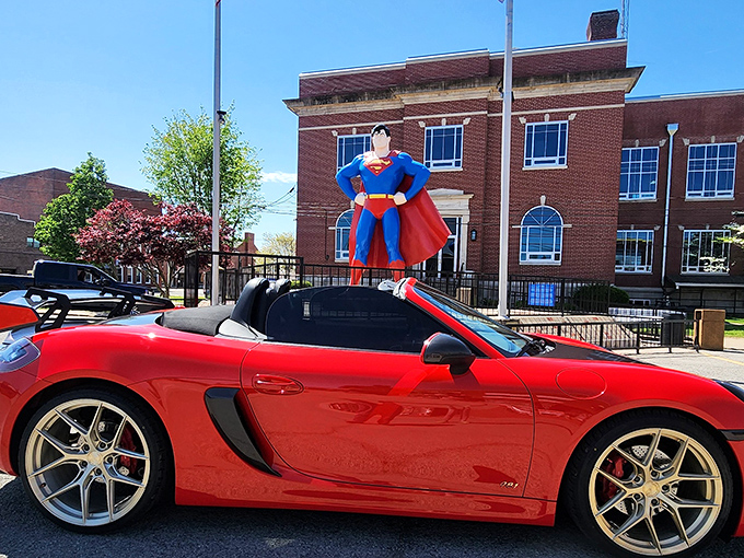 The Man of Steel takes roadside attractions to superheroic heights. This 15-foot fiberglass Superman makes for the ultimate comic book fan photo op.
