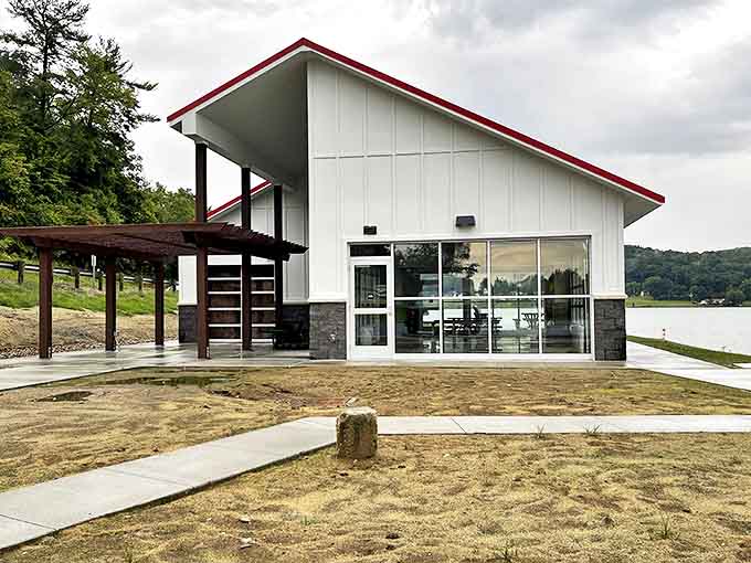 This modern lakeside facility welcomes visitors year-round, its clean lines and picture windows framing the real star &ndash; nature itself.