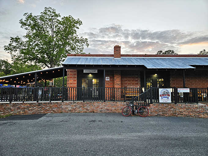 Off the Rails Irish Pub combines historic architecture with modern hospitality, creating the perfect spot for evening conversations.