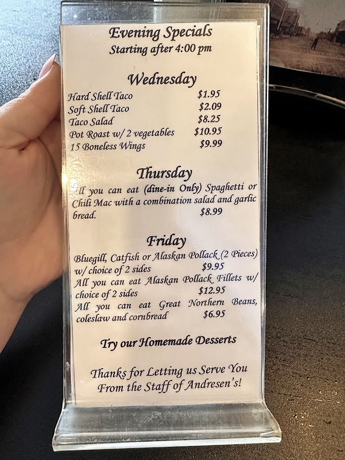 These daily specials aren't trendy food fads – they're time-tested classics that have satisfied hungry Illinoisans for generations.