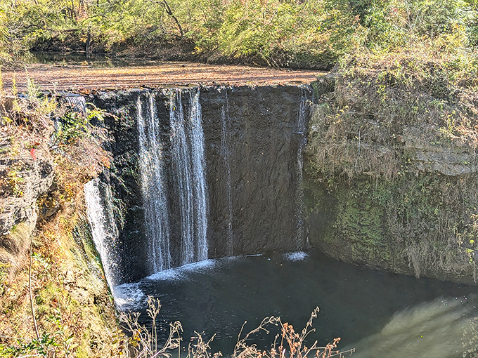Mother Nature showing off her vertical landscaping skills &ndash; this dramatic drop creates a perfect frame for daydreaming or contemplative sandwich eating.