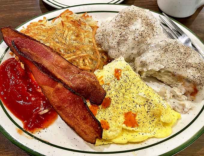 Biscuits and gravy that would make your grandma jealous, served with eggs and hashbrowns that deserve their own fan club.