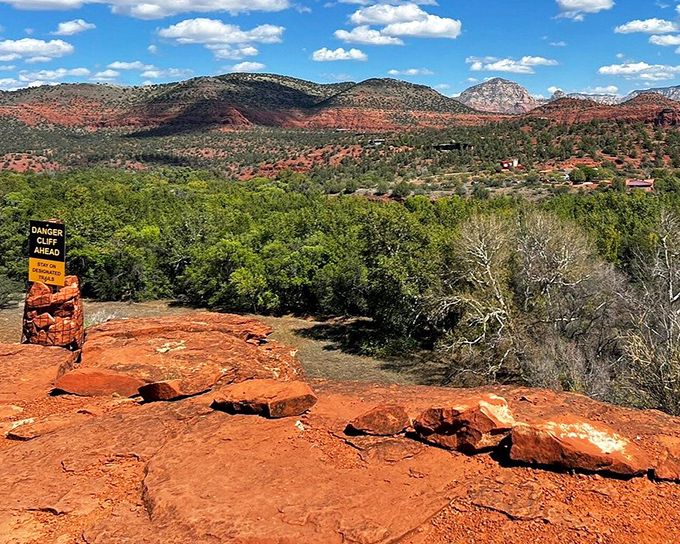 Standing at the edge, visitors are treated to a panorama that makes smartphone cameras seem woefully inadequate. Bring extra memory cards!