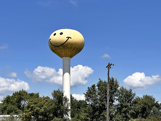 Having a bad day? The Atlanta water tower's giant smiley face has been turning frowns upside down for decades.