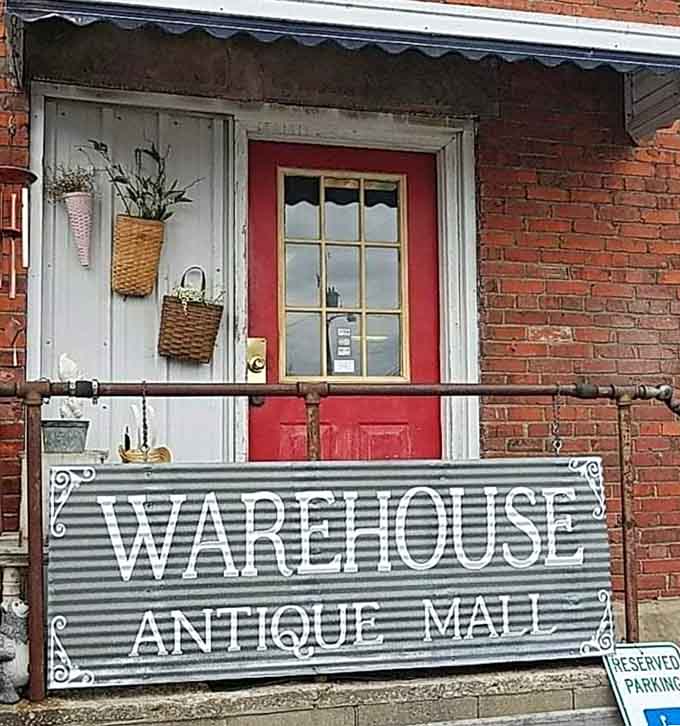 The rustic charm of this corrugated metal sign tells you you're in for some serious treasure hunting.
