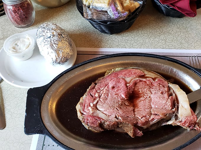 A proper prime rib should make you pause in reverence before diving in &ndash; this plate demands that moment of silence.