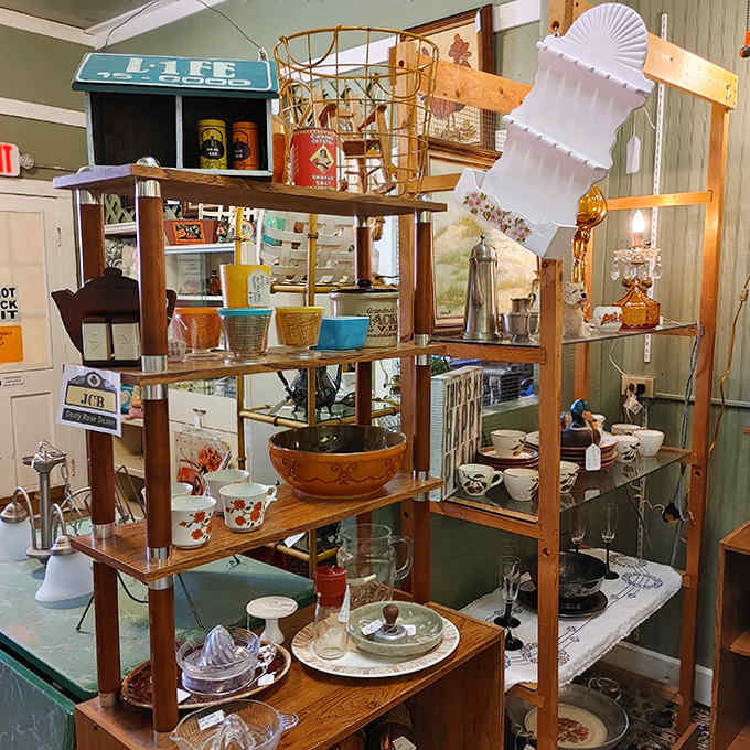 Grandma's kitchen called&mdash;it wants its perfectly preserved Pyrex and kitchenware back, but you saw them first!