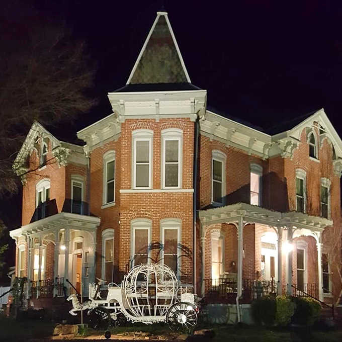 The mansion's brick exterior and distinctive tower make it impossible to miss, even for directionally challenged visitors.