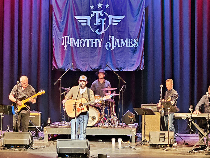 Live music fills this space with the kind of acoustics that make you wonder why anyone bothers with earbuds anymore, pure and perfect sound.