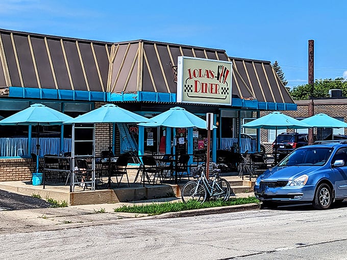 Lola's Diner's classic exterior and inviting patio create the perfect spot for enjoying a summer shake or burger in Park Ridge.