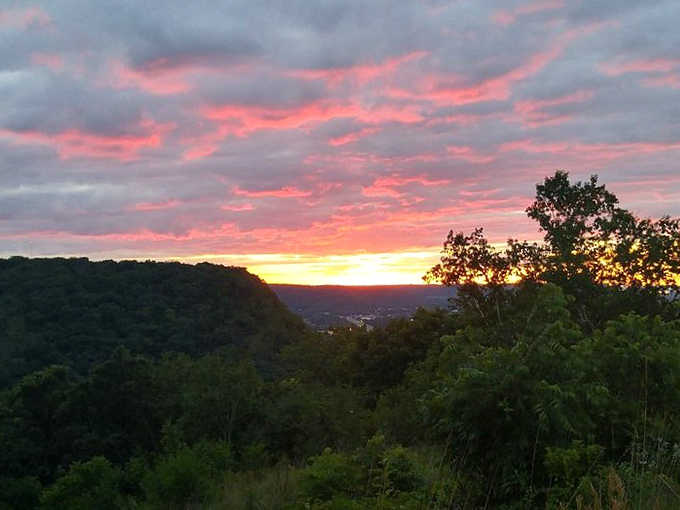 When the sky puts on its evening show, even the most dedicated smartphone addicts pocket their devices and simply stare.
