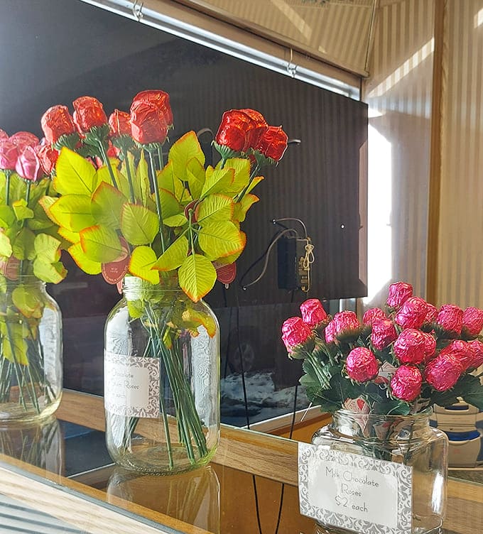 Chocolate roses combine romance with practicality, offering all the sentiment of flowers with the added bonus of being completely edible and delicious.