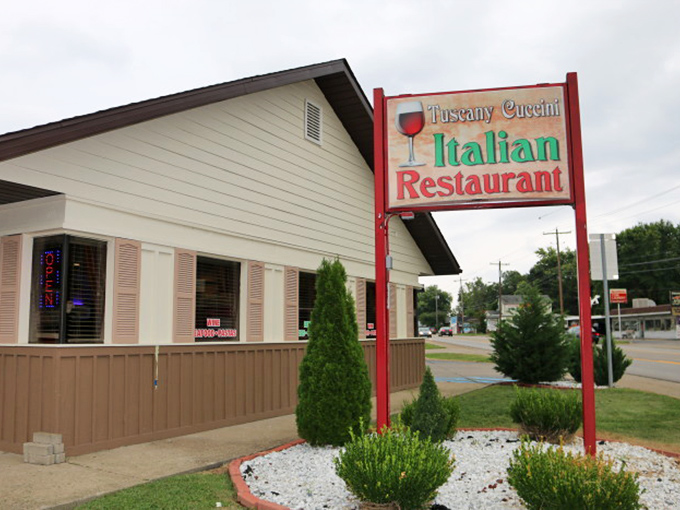 Tuscany Cuccini brings a taste of Italy to the Ohio River Valley, serving up pasta dishes that would make any nonna nod in approval.