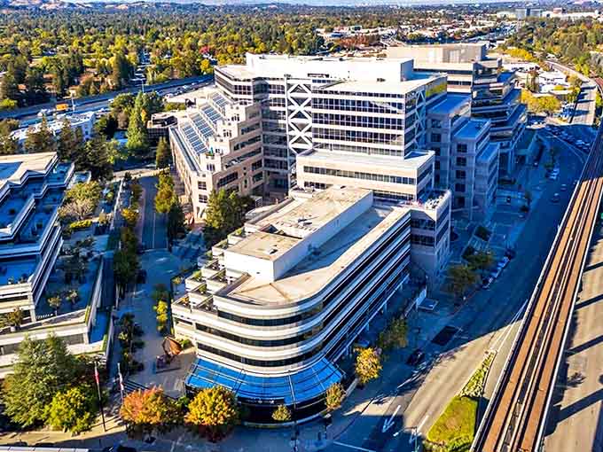 Modern architecture meets small-town charm in this business district, where you can grab a coffee and still hear yourself think. What a concept!