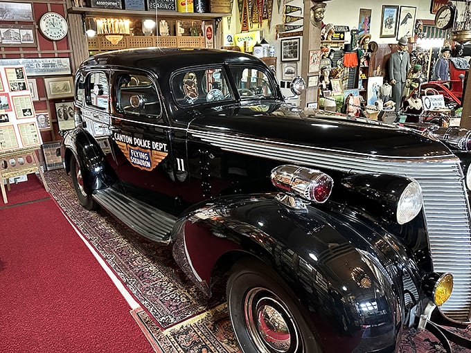 This 1937 armored police cruiser wasn't built for speeding tickets&mdash;it was designed for an era when gangsters had Tommy guns and cops needed serious protection.