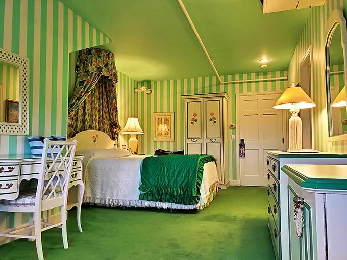 The Main Dining Room dazzles with its signature green chairs and mirrored columns, creating an atmosphere where every meal feels like a special occasion.