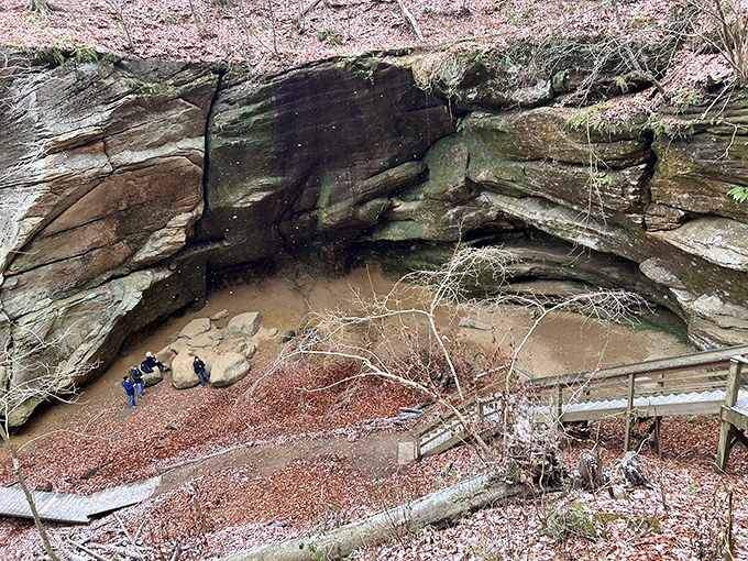 From this vantage point, the ancient rock amphitheater reveals itself, showcasing nature's talent for creating perfect viewing platforms.