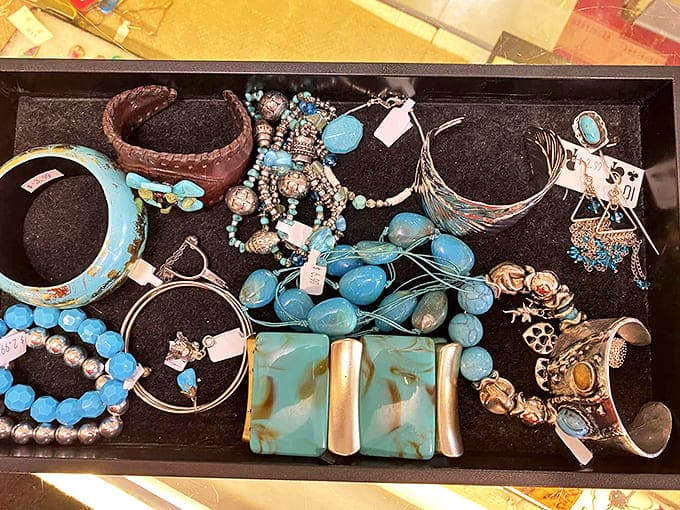 Turquoise dreams come true in this carefully curated jewelry collection, where southwestern style meets vintage glamour.