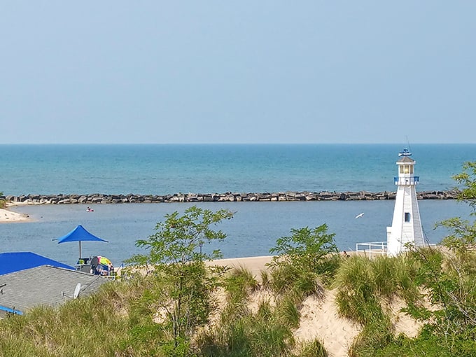 New Buffalo Beach combines wide sandy shores with convenient amenities, making it perfect for family beach days.