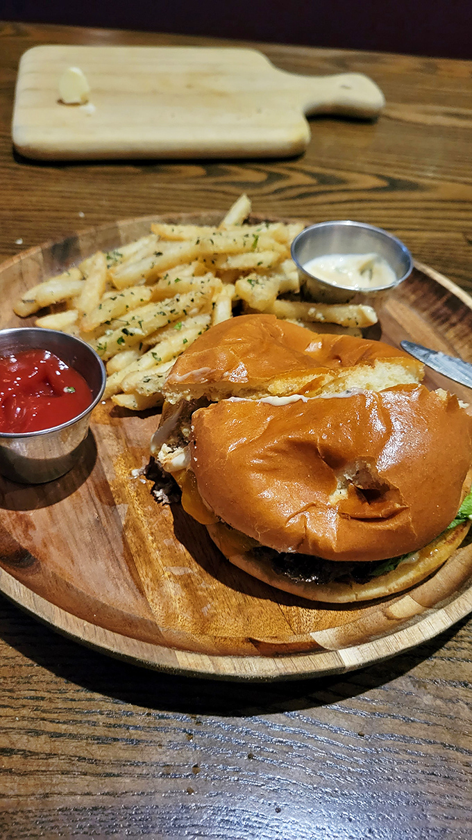 Bizou Burger: Exhibit A in the case for burger excellence &ndash; this brioche-hugged patty with crispy fries would sway any jury.
