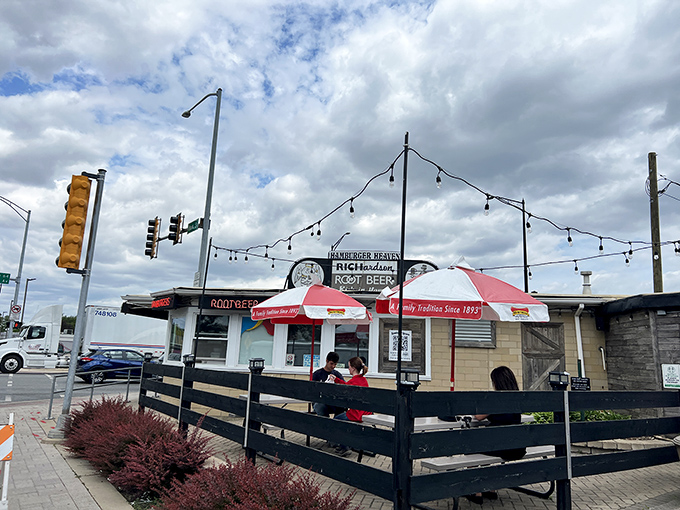 Diners: The outdoor queue at Hamburger Heaven speaks volumes &ndash; when locals willingly wait in line, you know you've found something special.