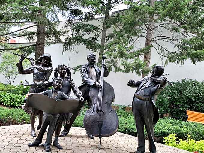 These bronze musicians frozen mid-performance remind us that before Spotify, people actually gathered outdoors to make music together. Revolutionary concept!