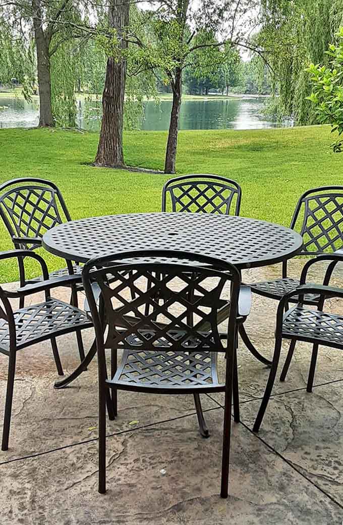 Lakeside dining where the views compete with the wine list &ndash; spoiler alert: it's a delicious tie that requires extensive research to judge.