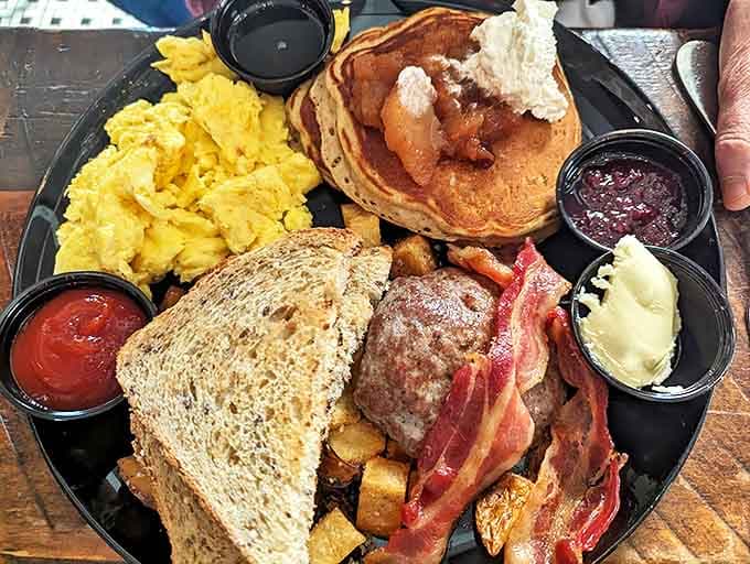 Weekend salvation arrives in the form of locally-sourced eggs, English muffin, and home fries that put diner food to shame.