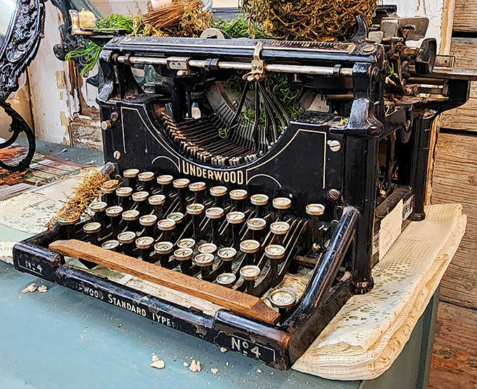 This Underwood beauty has probably written love letters, business proposals, and perhaps even the Great American Novel.