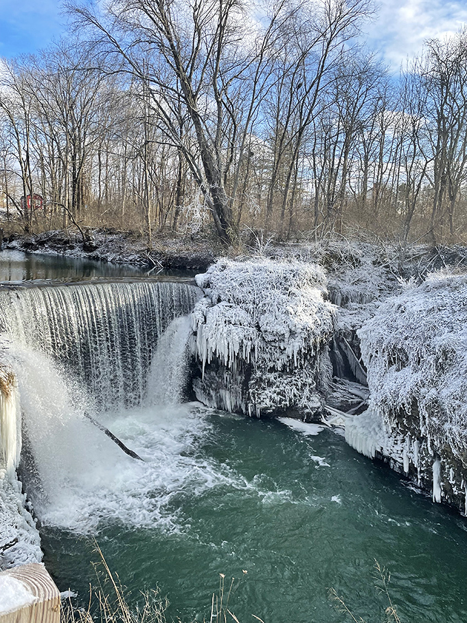 Winter transforms the falls into a frozen fantasy world. Mother Nature's ice sculptures put hotel lobby ice carvings to absolute shame.
