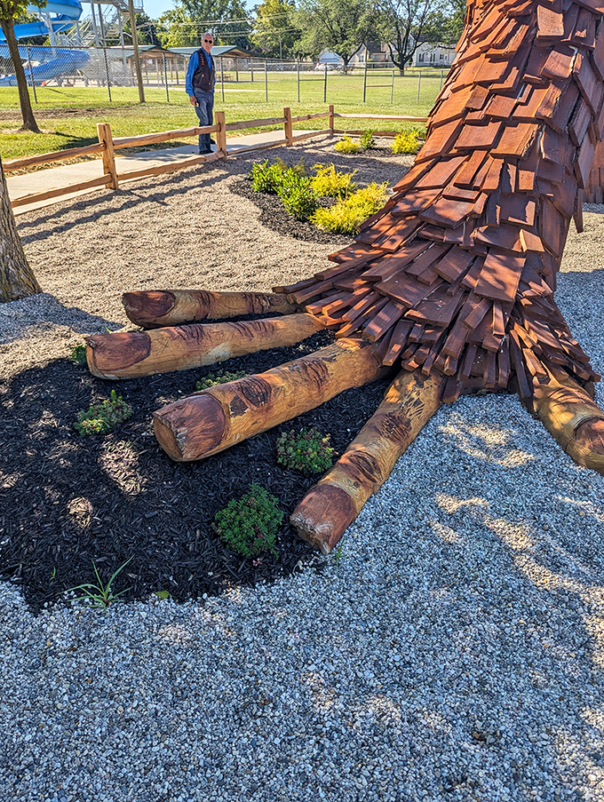 Look closely! Even the details on this enormous wooden hand are perfectly crafted. Come see this giant sculpture!