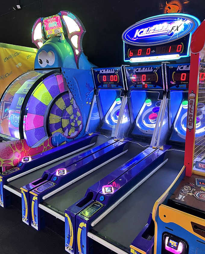 Ice Ball challenges players to perfect timing and steady hands. Those tickets don't win themselves, folks!