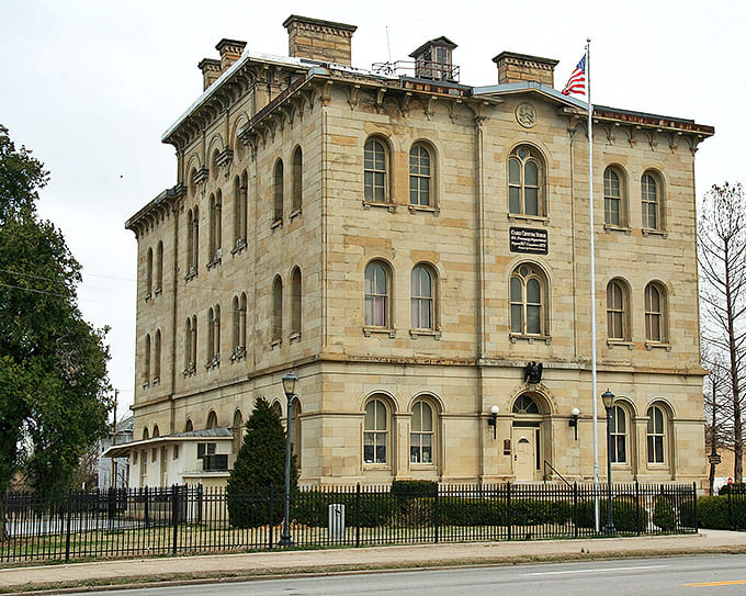 This magnificent brick masterpiece once housed Cairo's Masonic Lodge, its distinctive arches and ornate detailing showcasing the architectural ambition of a prosperous river town.