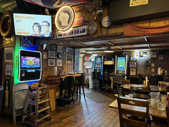 anchor bar & grill 2