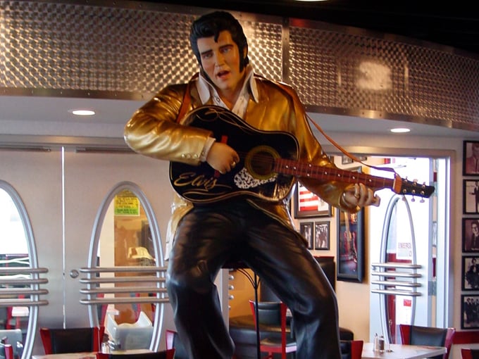 augustino's rock and roll deli and grill 5