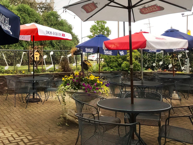 augustino's rock and roll deli and grill 7