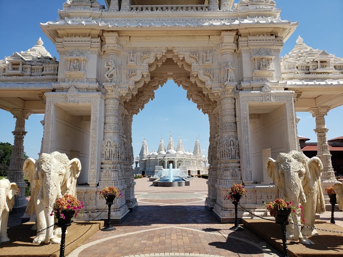 baps shri swaminarayan mandir, chicago 1