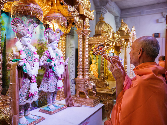baps shri swaminarayan mandir, chicago 8