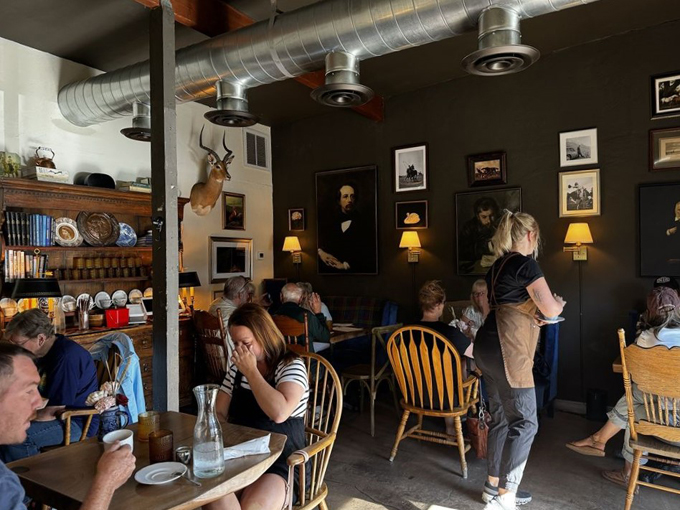 bear & dragon cafe 6