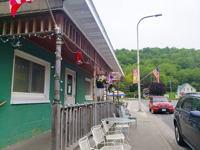 Burdey's Cafe in Peterson 1