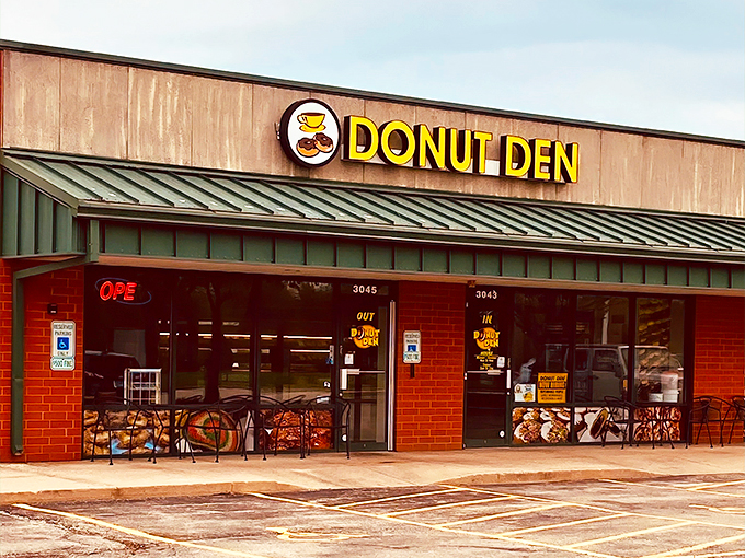 donut den in joliet, il 1