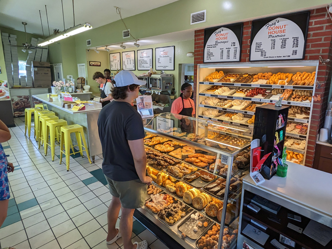 fray's donut house 7