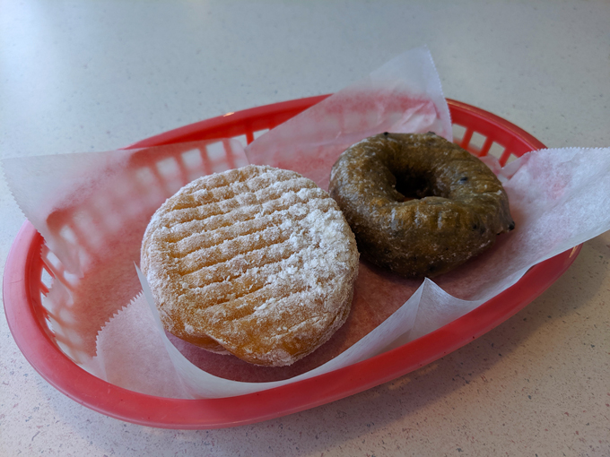 fray's donut house 9